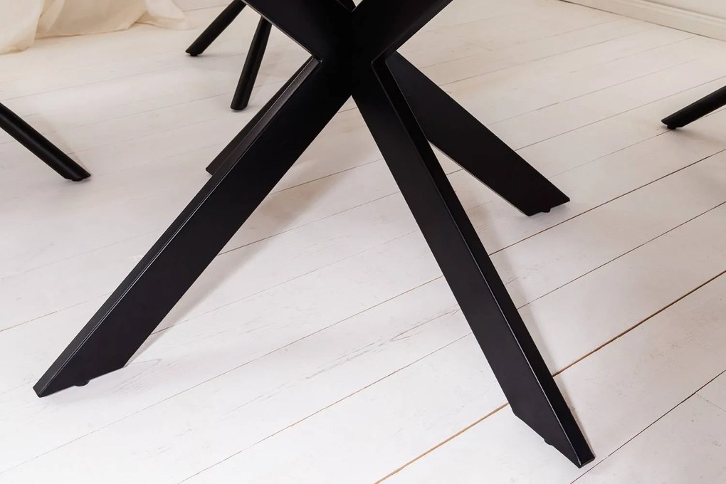 Kulatý jídelní stůl Fabrico 130 cm akácie - skladem