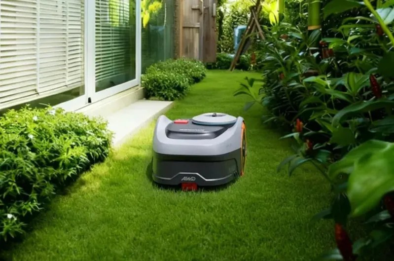 Segway Navimow i210E AWD + Garáž Segway Navimow i Series + Sada náhradních nožů