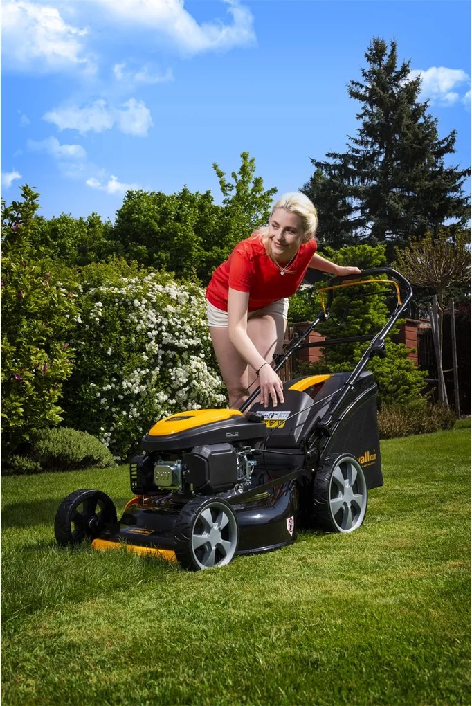 Benzínová sekačka na trávu Riwall PRO RPM 5155 PRO 4v1 s pojezdem