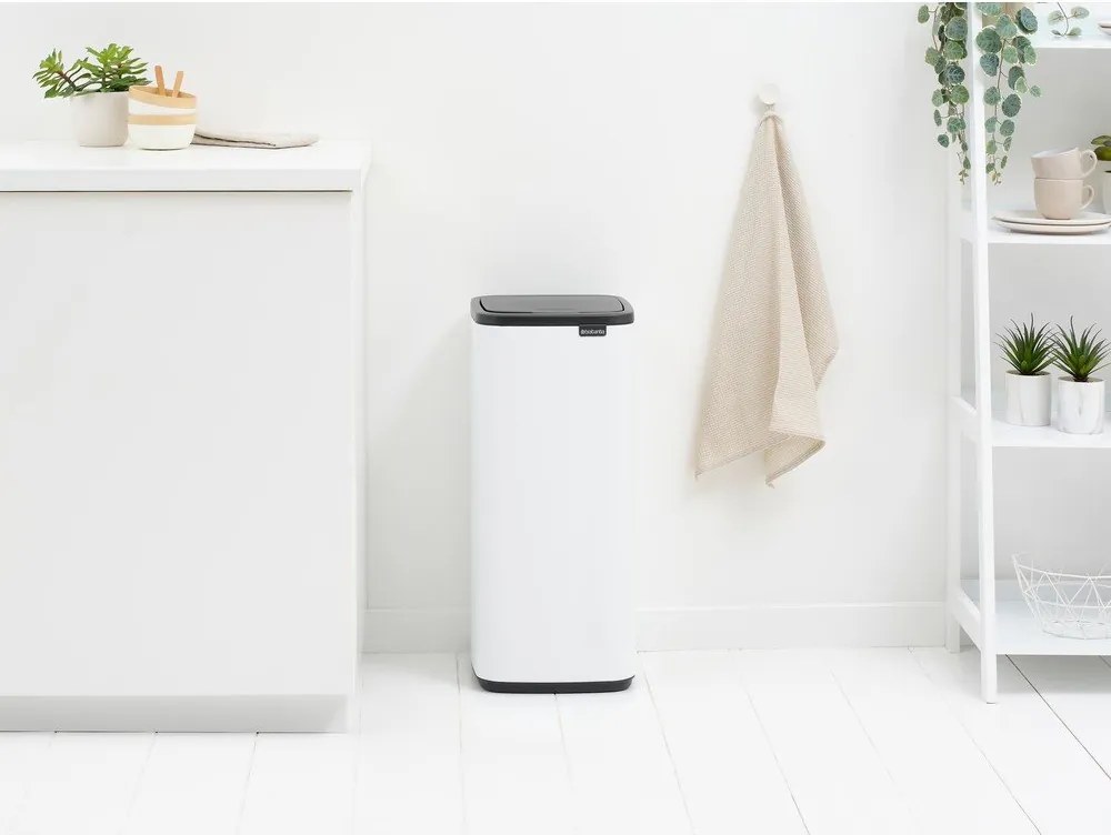 Bílý dotykový ocelový odpadkový koš 30 l Bo Touch – Brabantia