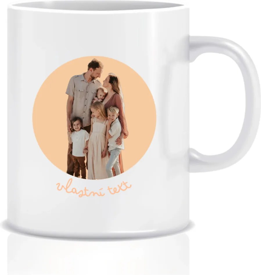 Personalizovaný klasický bílý keramický hrníček 300 ml s výřezem fotky na podkladu