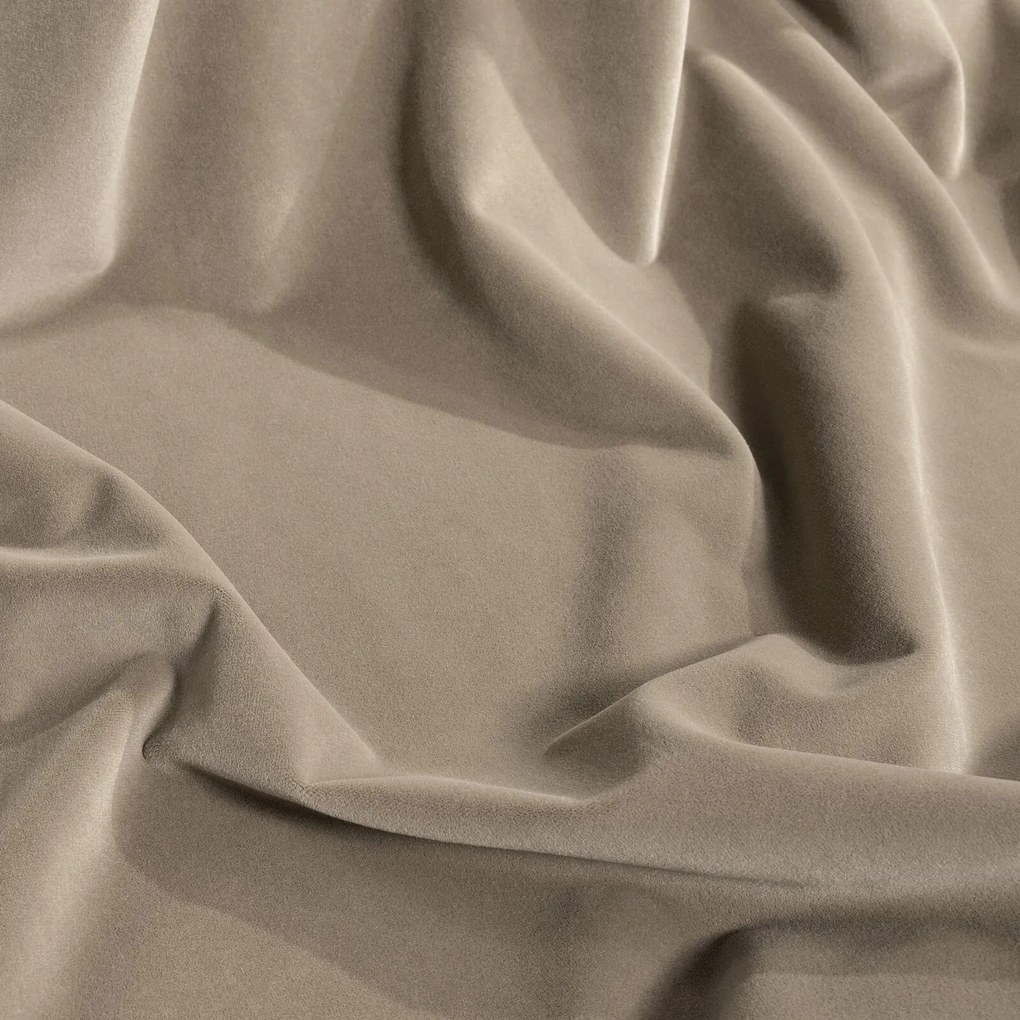 ZATEMŇOVACÍ ZÁVĚS NA KROUŽCÍCH ADELLE 140X250 CM SVĚTLEHNĚDÁ