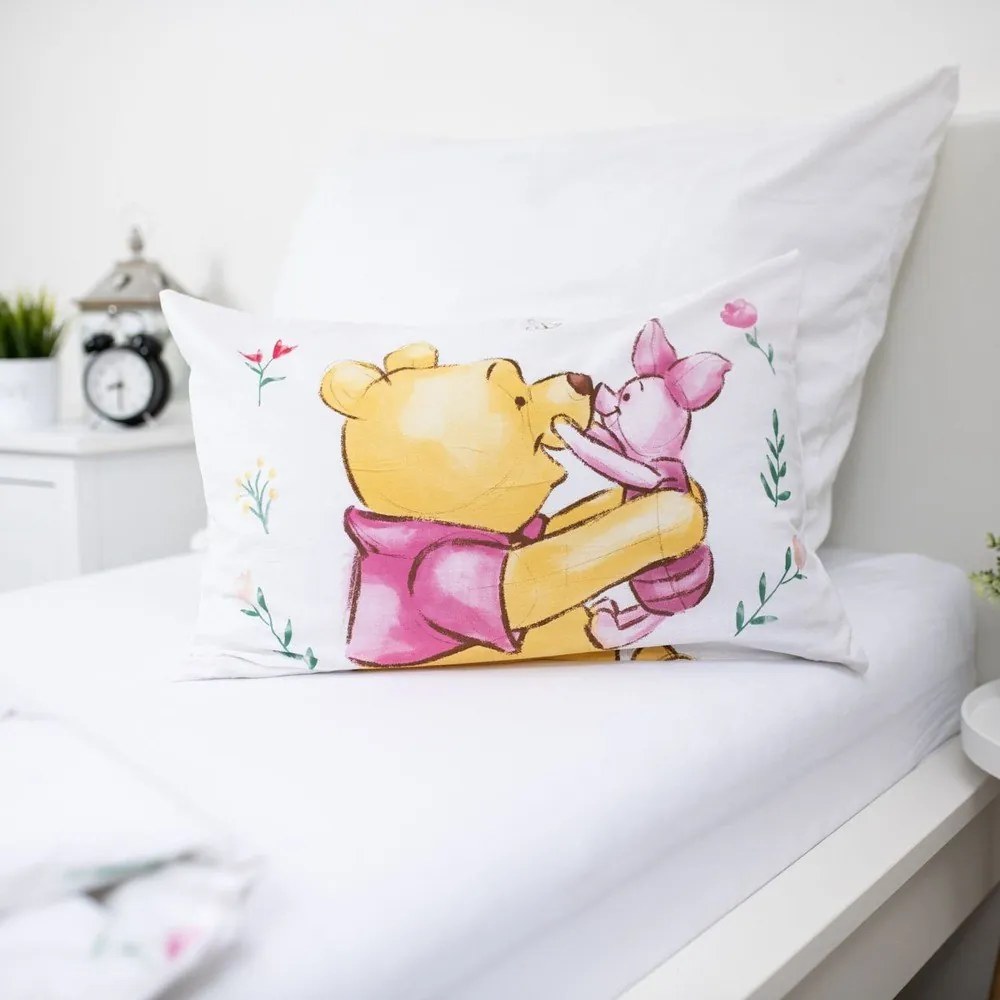 Bavlněné dětské povlečení do postýlky 100x135 cm Winnie the Pooh "Pooh Hugs" – Jerry Fabrics