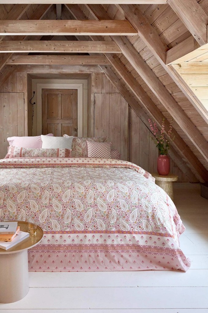 Pip Studio polštář Kairi Bloom 30 x 90 cm - světle růžový (Dlouhý dekorační polštář na postel ve světle růžové barvě. )