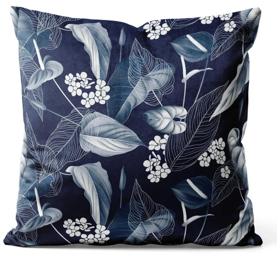 Dekorační velurový polštář Modrobílá květinová kompozice - motiv inspirovaný přírodou
