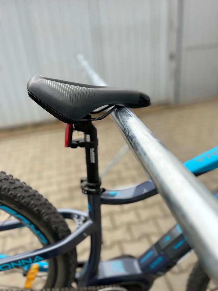 Stojan na kola za sedlo KS-930 | Česká výroba | KACERLE Povrchová úprava: žárový zinek, Délka stojanu: 3 m