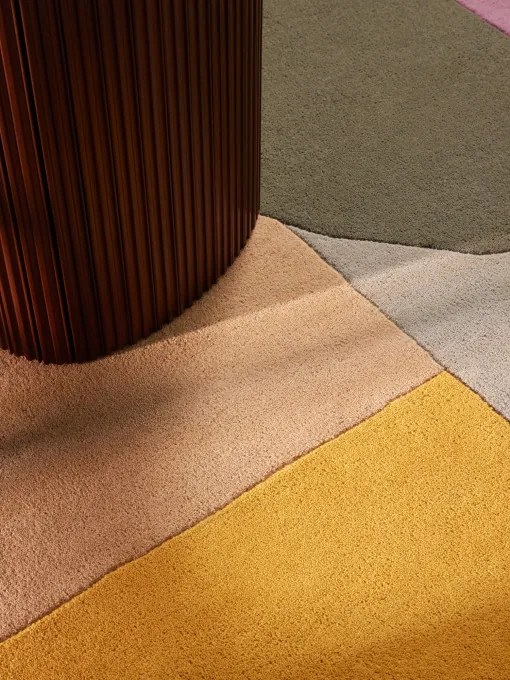 Koberec Ted Baker Westminster Curzon krémový / vícebarevný kruh