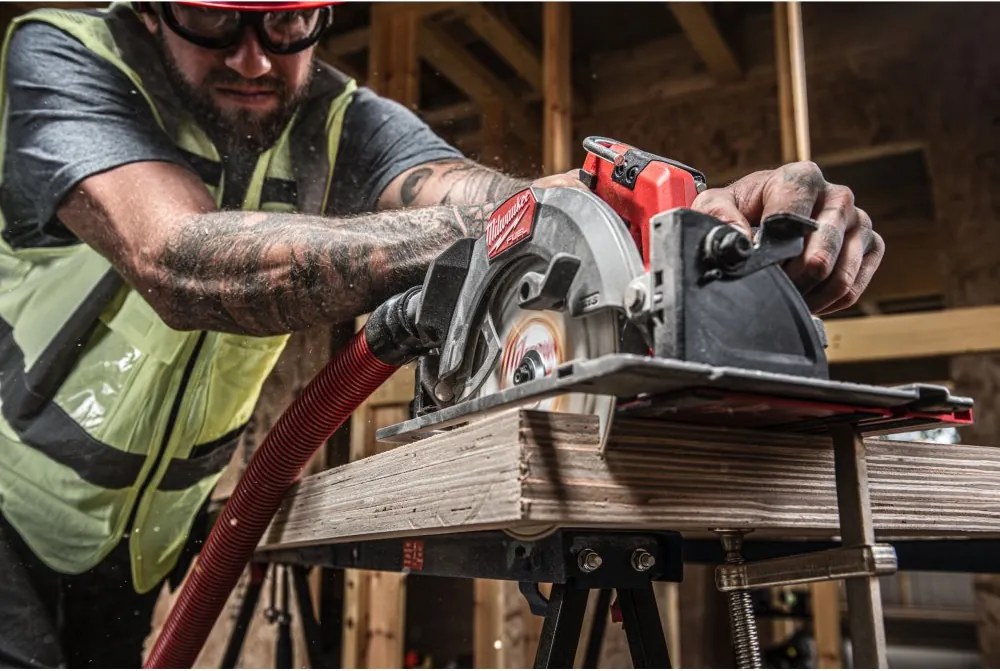 Milwaukee M18 FCS66GR3-0 aku kotoučová pila GEN3 kompatibilní s vodicí lištou 4933493491