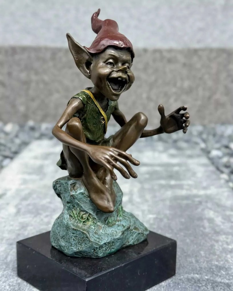 Bronzová socha - Skřítek pohádková figurka