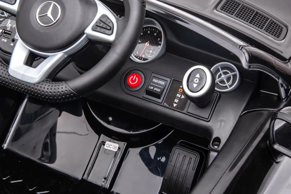 LEAN CARS Elektrické autíčko Mercedes SLC 300 LED MP3 bílé