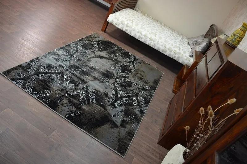 Kusový koberec VOGUE 093 černý / hnědý