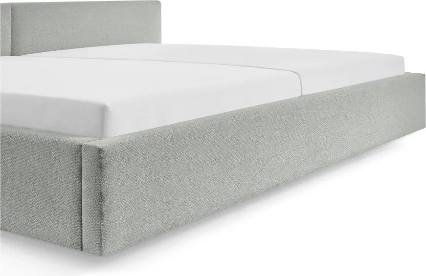 Světle šedá čalouněná dvoulůžková postel s úložným prostorem s roštem 200x240 cm Cube – Meise Möbel