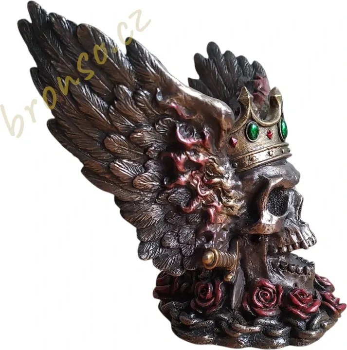 Lebka krále s korunou a křídly – gotická dark fantasy dekorace, originální dárek WU77632A4