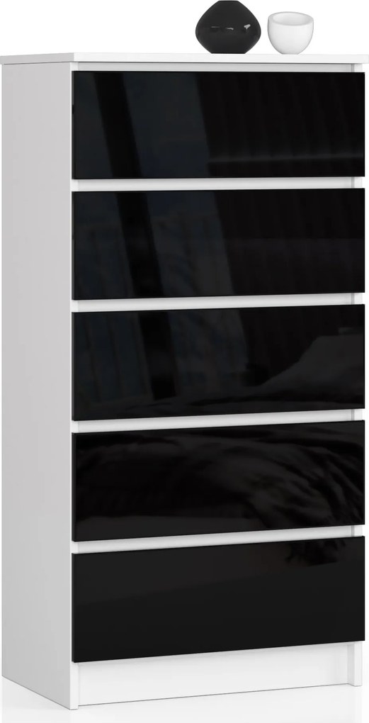 Komoda K60 5SZ bílá/černý lesk
