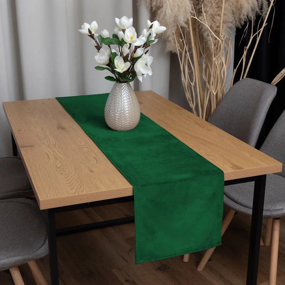 Biante Sametový běhoun na stůl Velvet Premium SVP-032 Zelený 35x140 cm