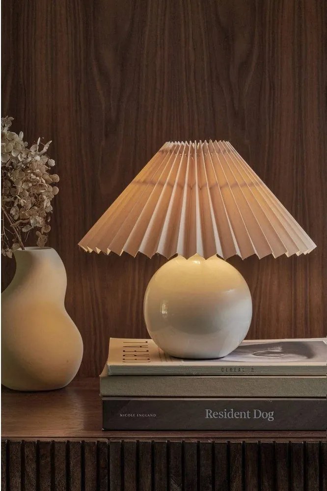 Béžová/krémová látková stolní lampa (výška 22 cm) Mimmi – Ellos Home