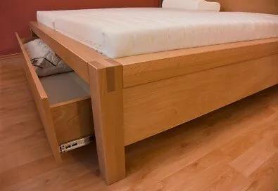 Dřevěná postel z masivu Postelia AMELIE Buk postel s úložným prostorem 140x200cm - bukové dvoulůžko o šíři masivu 4 cm