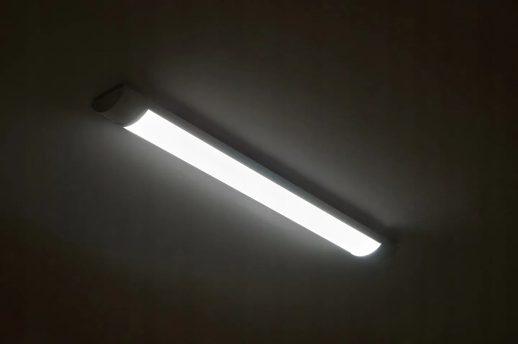 Sada 8 LED dílenských lamp do garáže pro přisazenou stropní montáž 36W 120cm