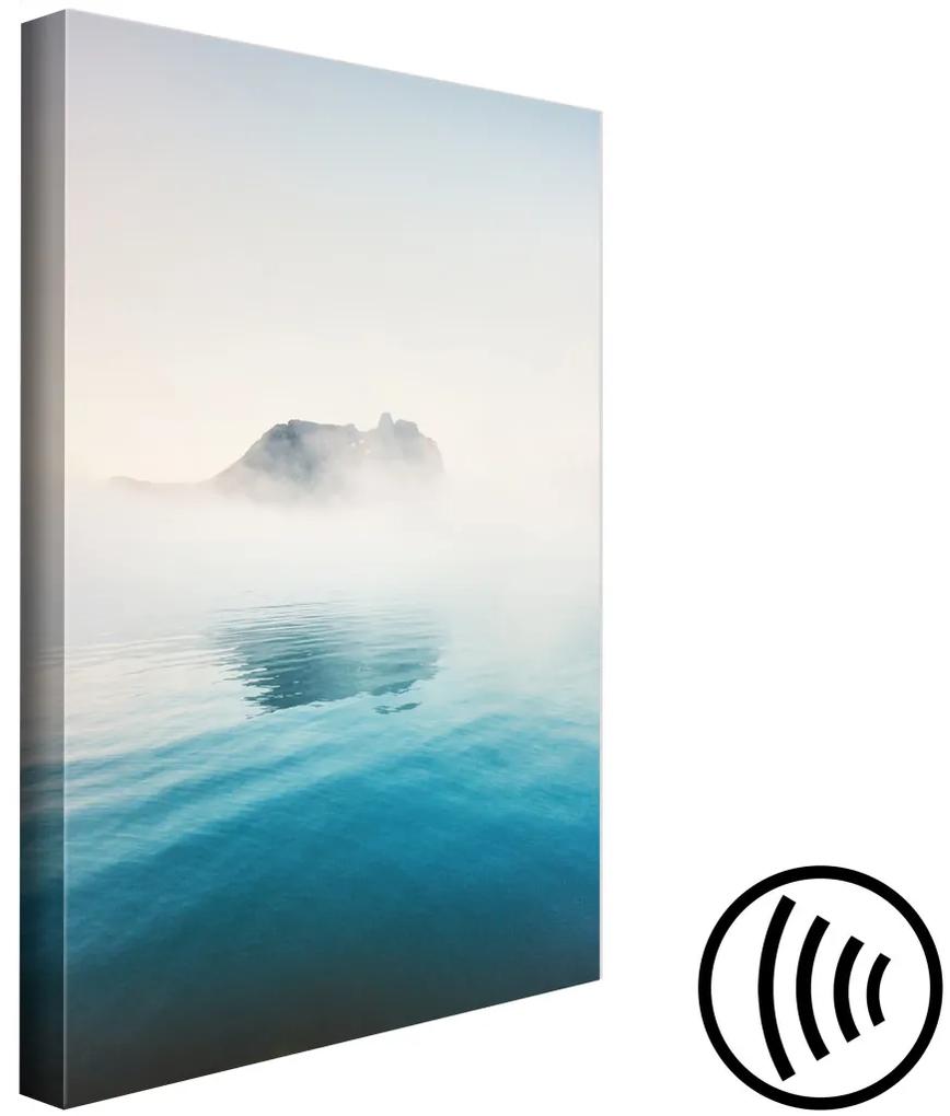 Obraz Mlžná zátoka (1-dílný) svislý - malebná krajina u vody