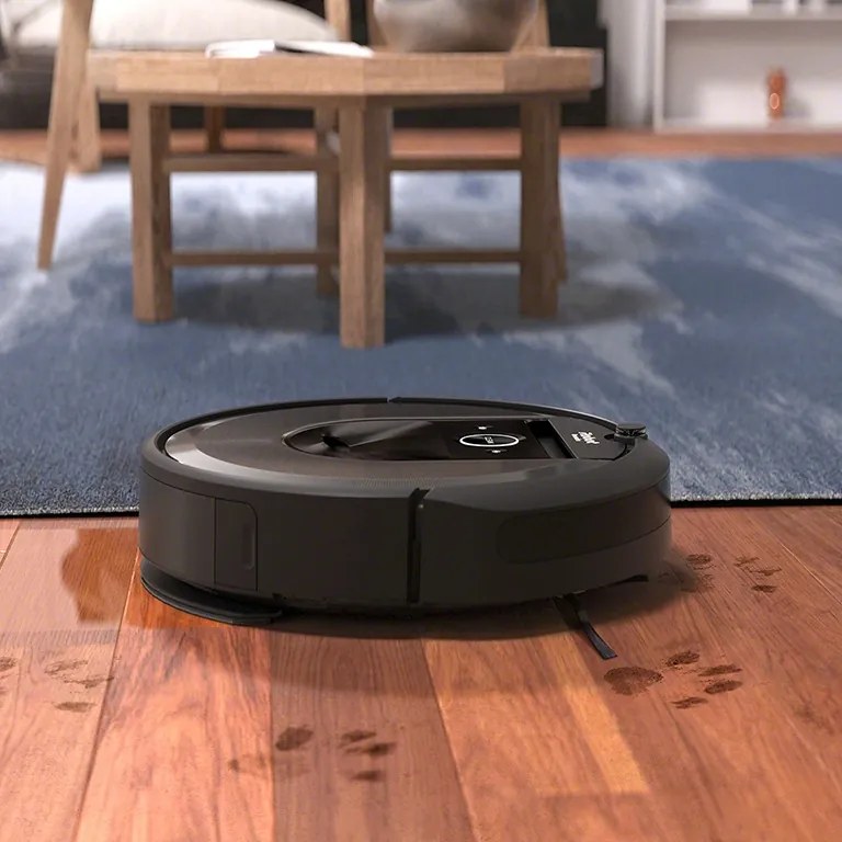 iRobot Roomba Combo i8 (černá) - Robotický vysavač a mop 2v1