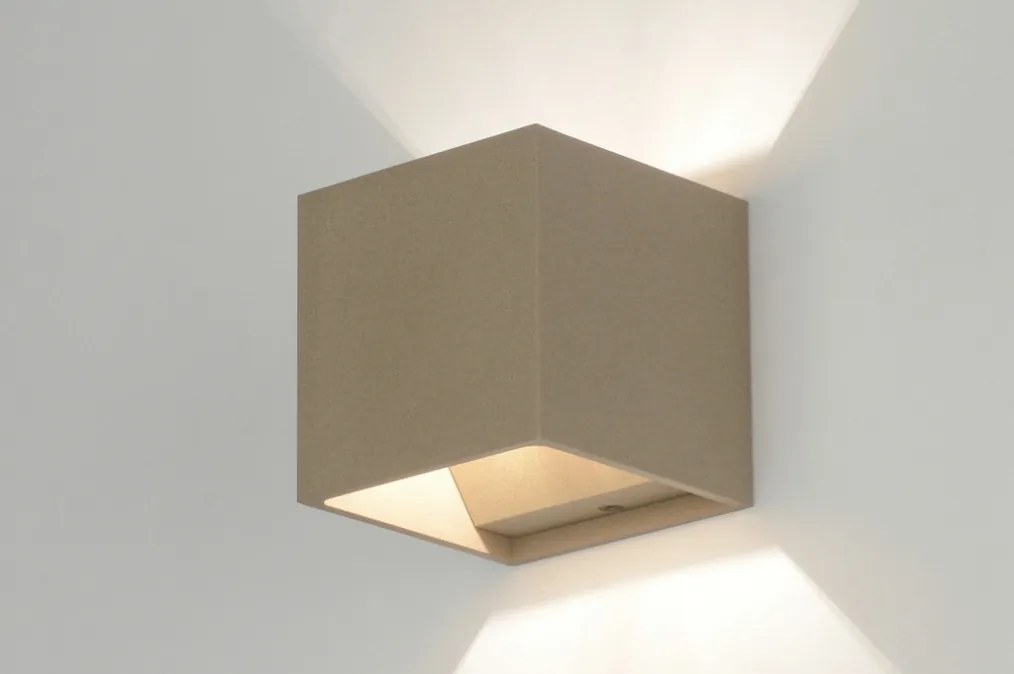 Nástěnné designové LED svítidlo Quadro Taupe