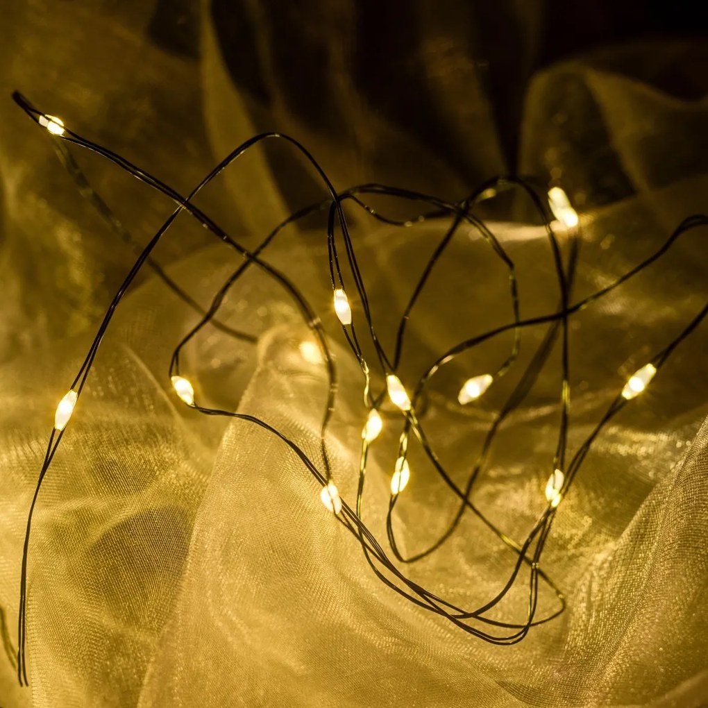 LED světýlka na baterie, kapičky, 5,3 m, teple bílá, 50 diod, zelený drátek, IP44, venkovní, 3 × AA