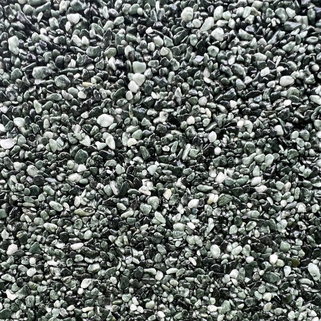 Báča Beton Kamenný koberec na stěnu Verde Alpi Frakce: Jemná (0,7 – 1,8 mm), vydatnost setu 3,5 m², Doporučené použití v: interiéru - akrylátové pojivo