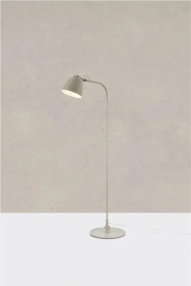 Šedobéžová stojací lampa s kovovým stínidlem (výška 130 cm) Tilt – Markslöjd