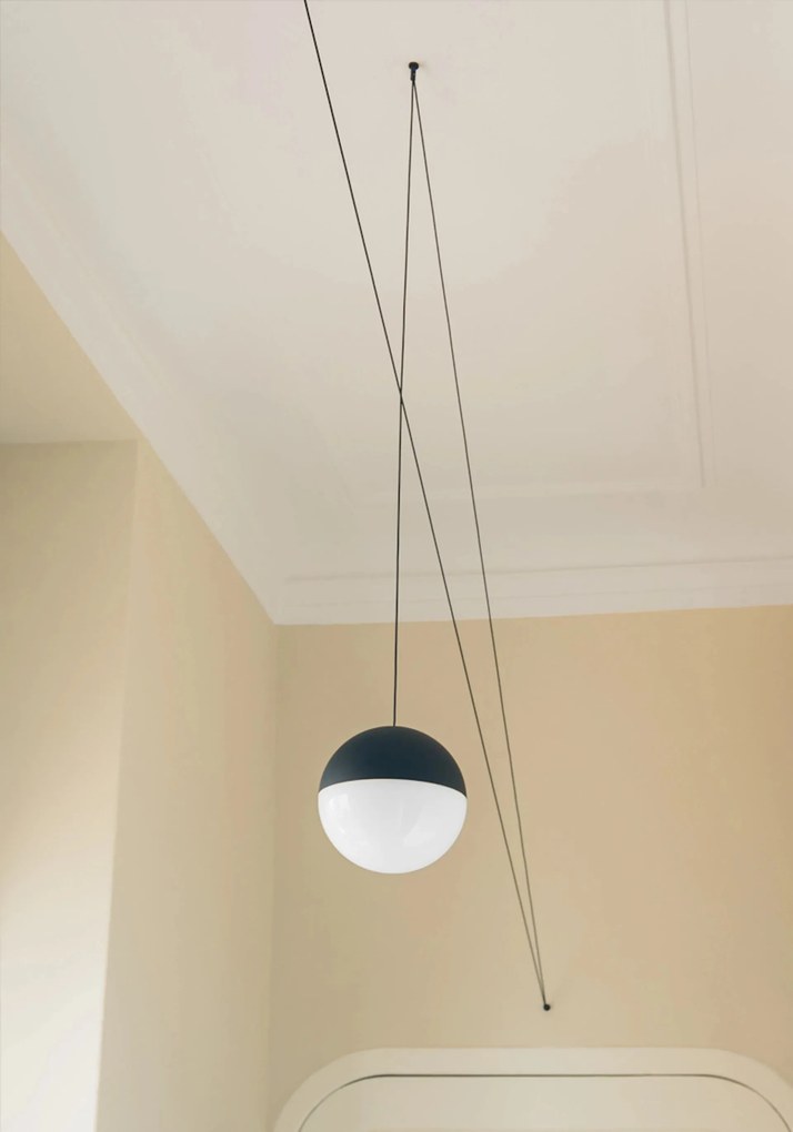Flos String Light Sphere head, svítidlo s 12m dlouhým kabelem, 21W LED 2700K, dotykové ovládání + bluetooth, černá, prům. 19cm