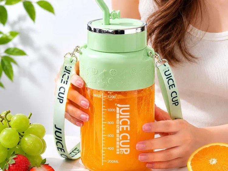 Verk Group Láhev s mixérem usb 1200 ml, hrnek na smoothie, šejker se slámkou a páskem
