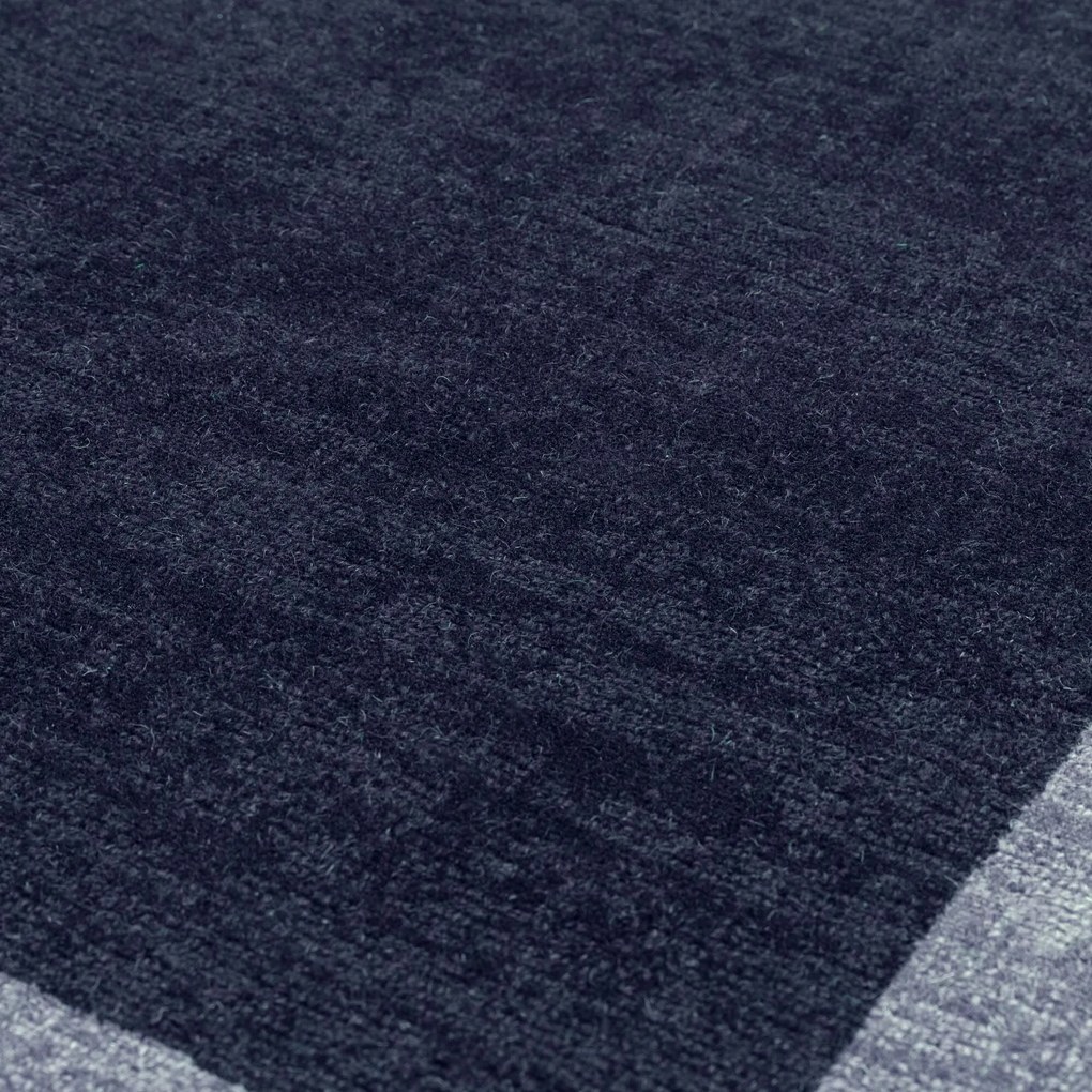 Tribeca Design Kusový koberec Buster Border Navy Rozměry: 120x170 cm