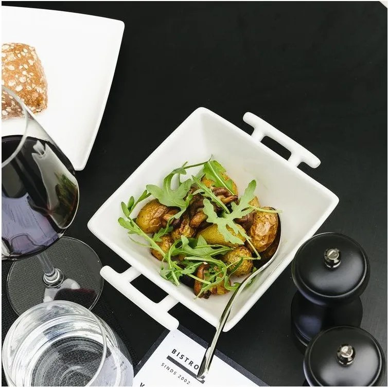 Bílá porcelánová mísa ø 14 cm Squito – BonBistro