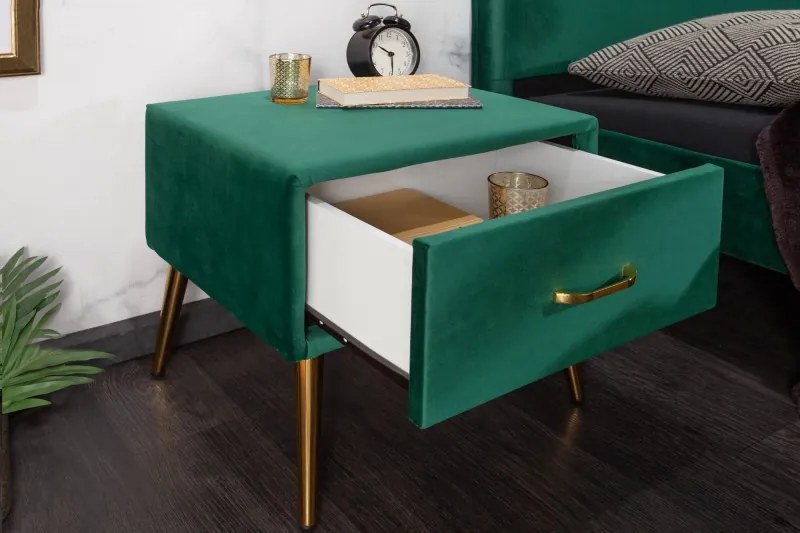 Smaragdový sametový noční stolek Famous