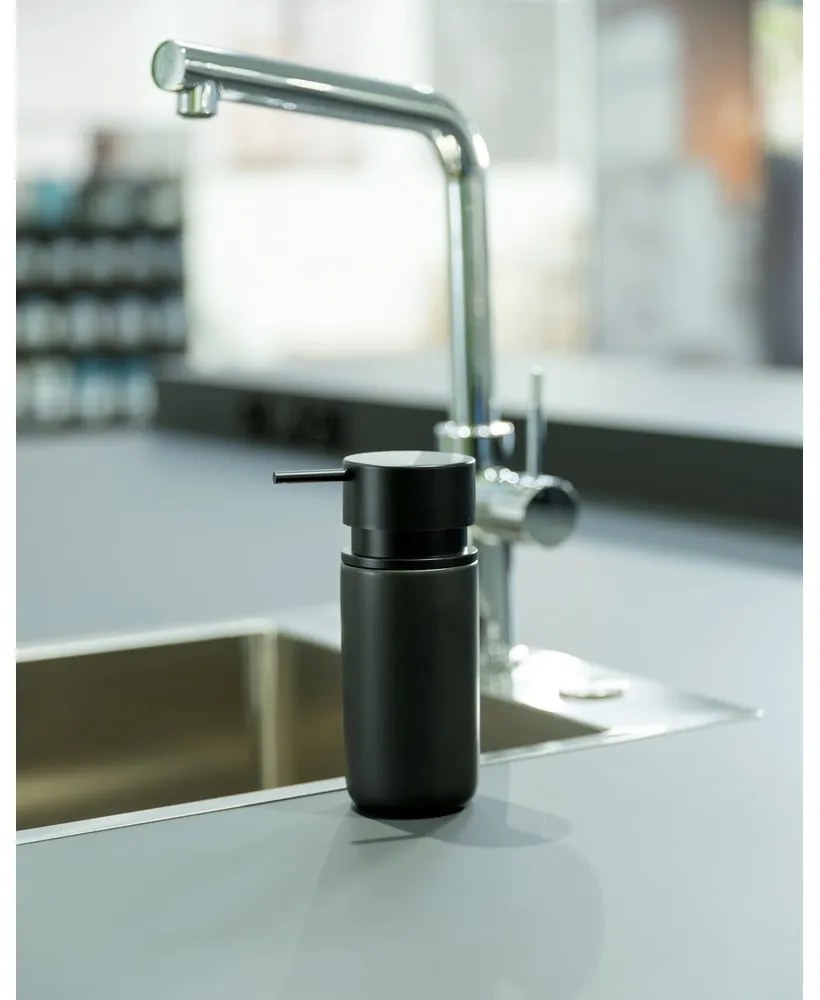 Černý keramický dávkovač mýdla Wenko Black Outdoor Kitchen Silo