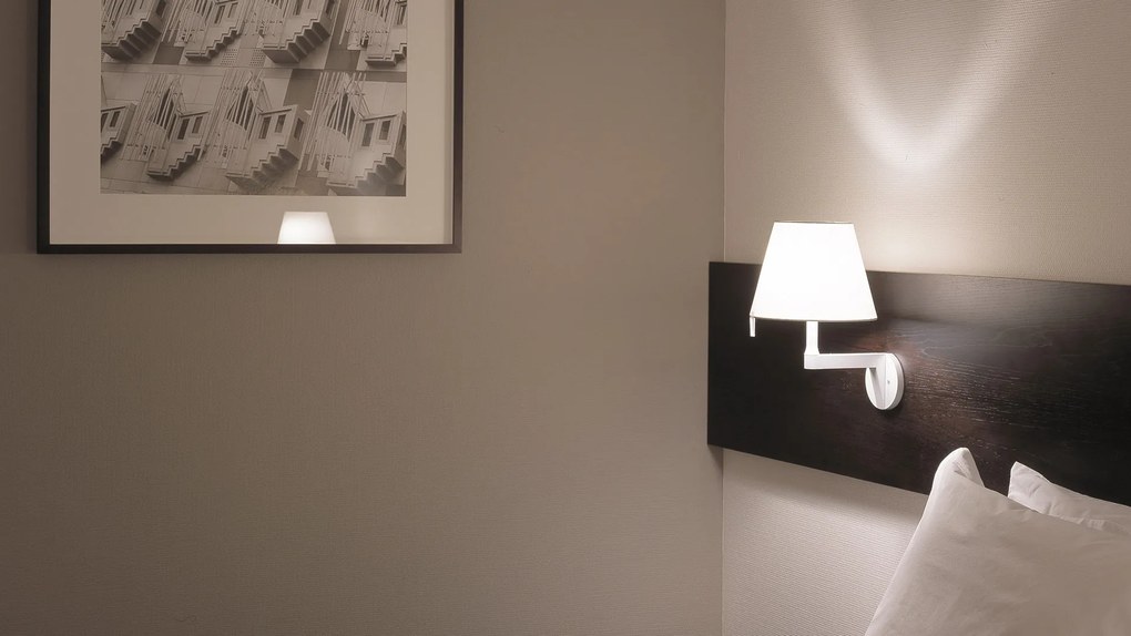 Artemide 0720010A Melampo, nástěnná designová lampička k posteli ve stříbrné úpravě bez vypínače, 1x42W E14, výška 35cm