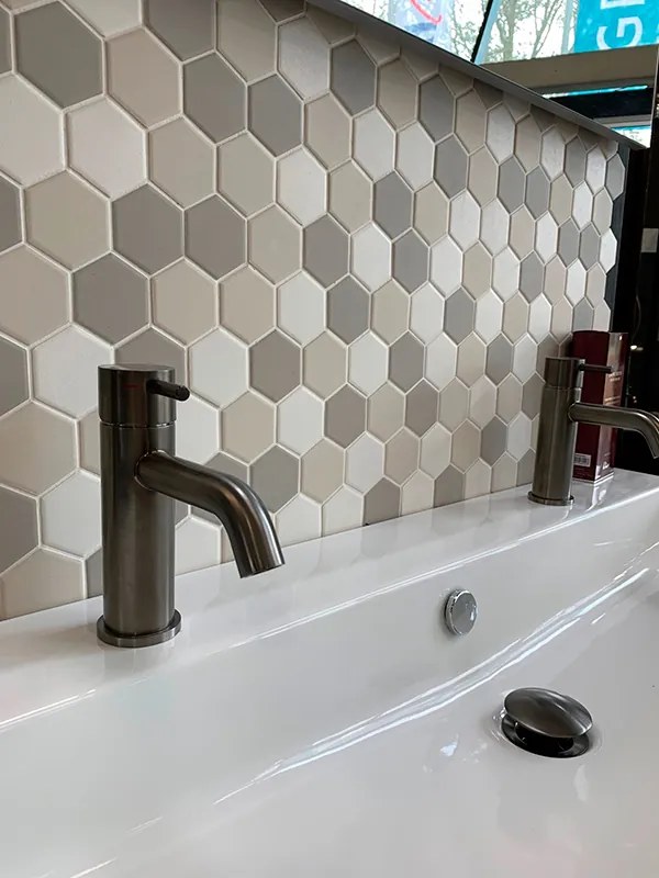 FIN Keramická mozaika bílá; šedá; béžová Mozaika HEX 5 White Mix 5,1x5,9 (28,1x32,5) cm - LOH10MIX2