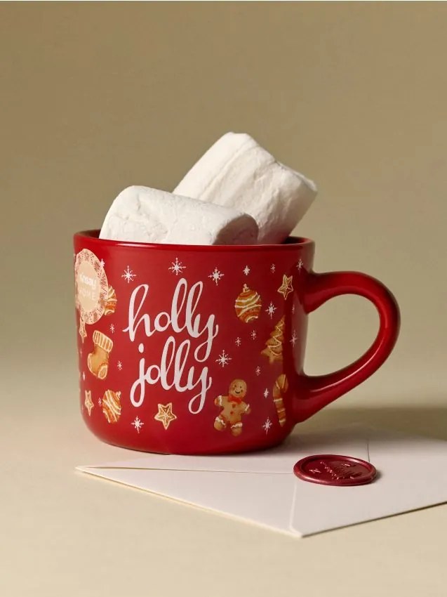 Sinsay - Vánoční keramický hrnek s motivem perníčků a nápisem „Holly Jolly“ - červená