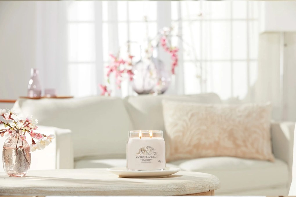 Yankee Candle – Signature svíčka Warm Cashmere (Hřejivý kašmír) Velikost: střední 368 g