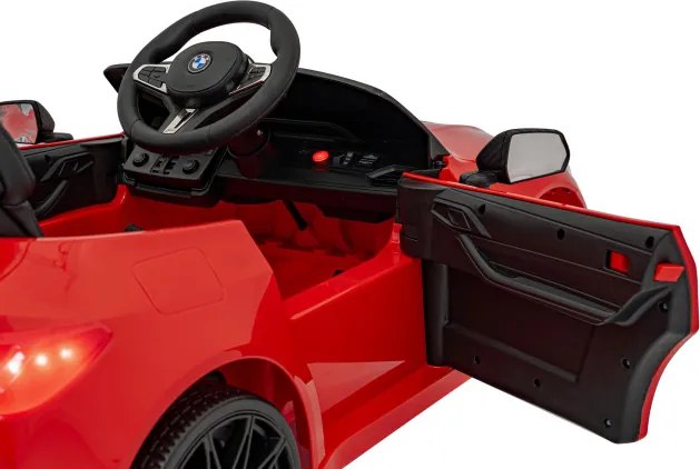 Elektrické autíčko BMW M4 červené