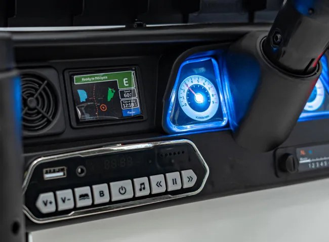 Elektrické autíčko Off-Road CLIMBER bílé