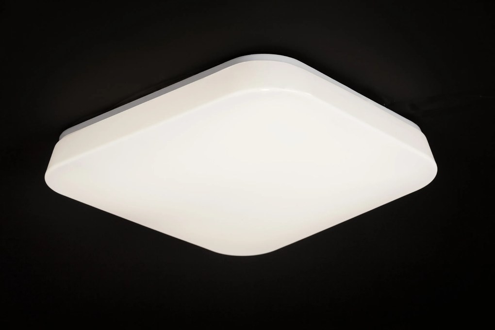 Mantra 3764 Quatro, asymetrické stropní svítidlo s bílým difusorem, 28W LED, 5000K, 50x50cm