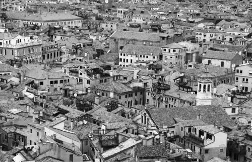 Luxusní vliesové fototapety Venice - černobílé, rozměr 418,5 cm x 270 cm