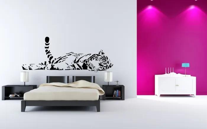 IMPAR Samolepka na zeď Spící tygr HIT (Velikost: 124 x 50 cm)