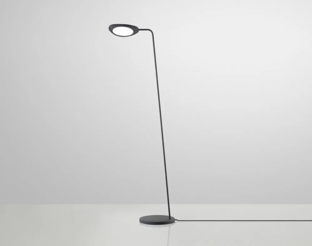 Muuto Stojací lampa Leaf, black 13432