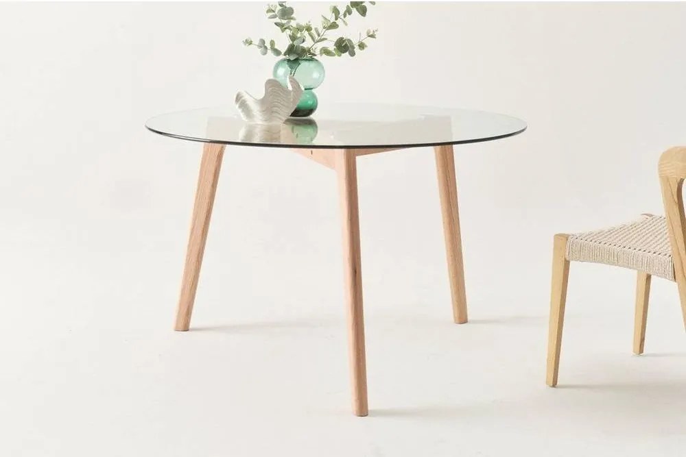 Kulatý jídelní stůl z dubového dřeva ø 120 cm Malevik – Jotex