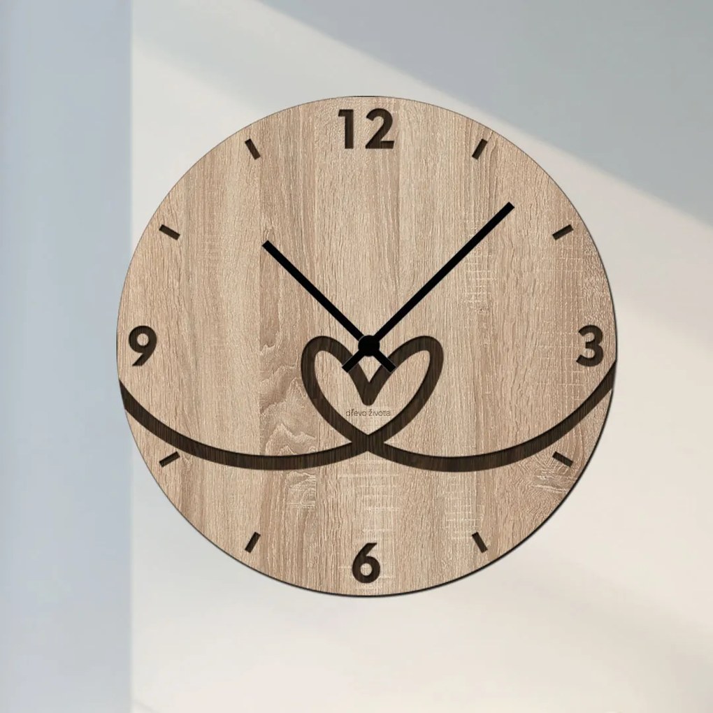 dřevo života Dřevěné SRDCOVÉ hodiny na stěnu Zvolte barvu dekoru: Wenge, Zvolte velikost hodin (cm): 40x40, Barva ručiček: Stříbrné