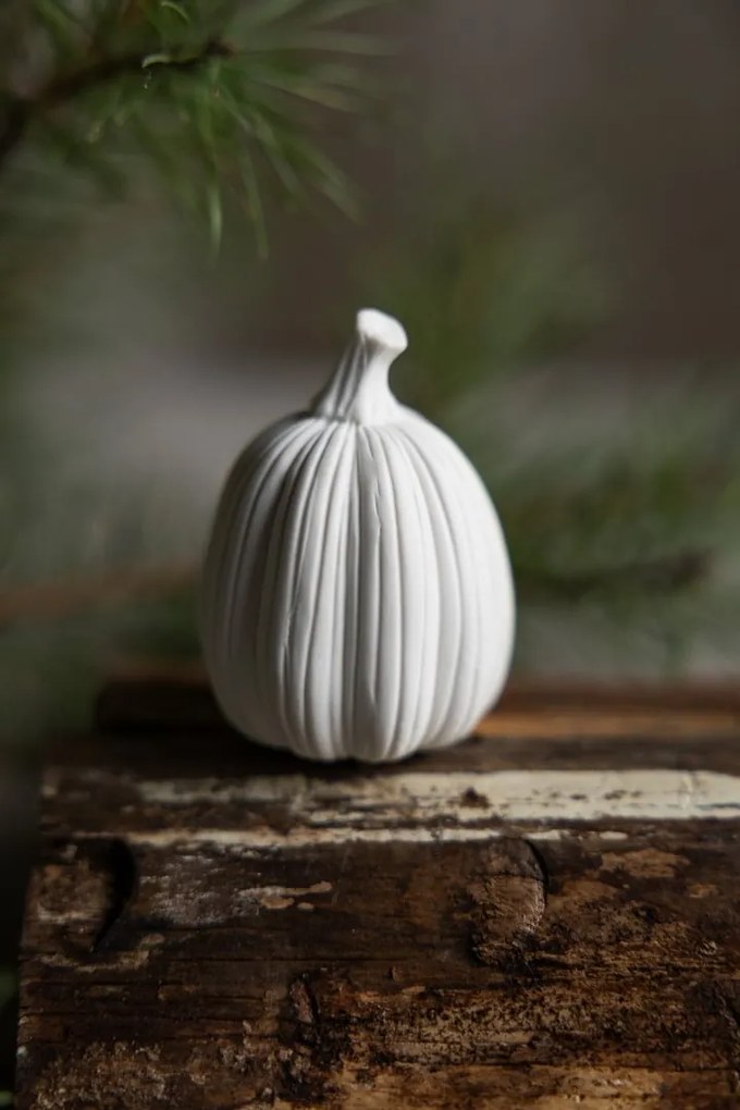 Podzimní dekorace dýně Tranhult White 7 cm Storefactory Scandinavia