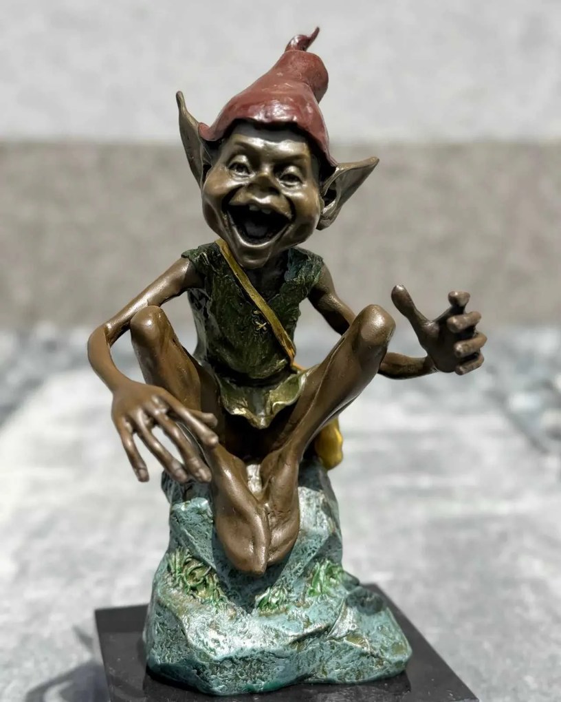 Bronzová socha - Skřítek pohádková figurka