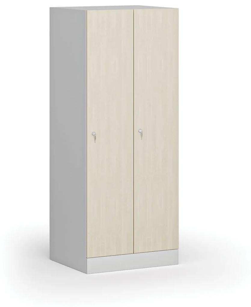 Šatní skříňka snížená, 2 oddíly, 1500 x 600 x 500 mm, cylindrický zámek, laminované dveře, ořech
