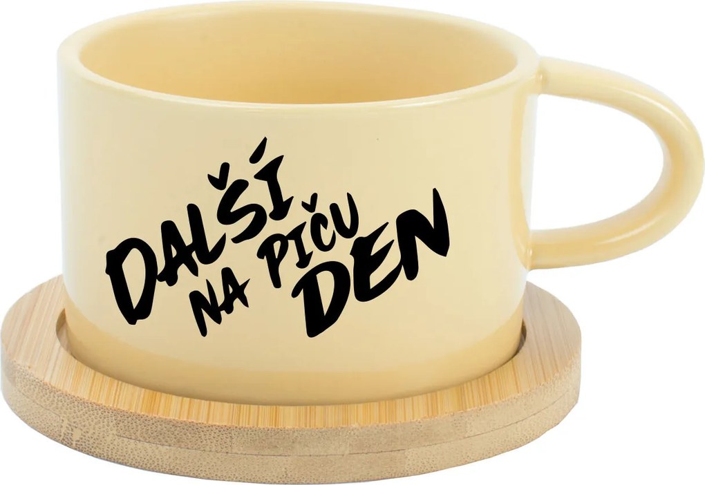 DALŠÍ NA PIČU DEN - žlutý hrníček makronka 200 ml
